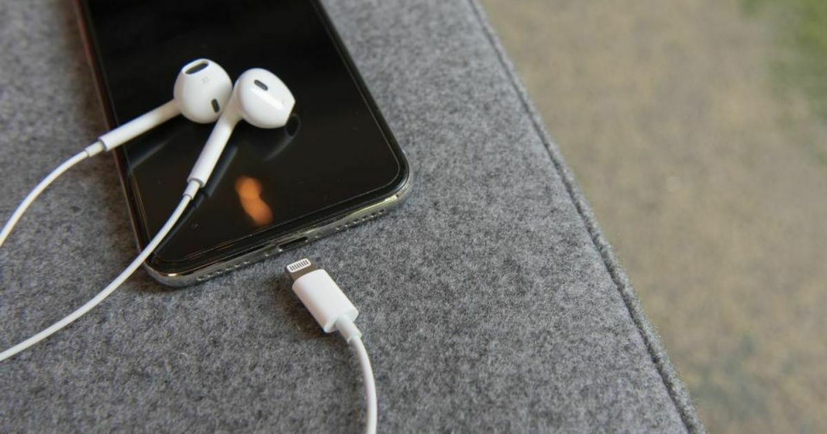 Perbedaan AirPods vs EarPods: Lebih Bagus Mana? | Doran Gadget