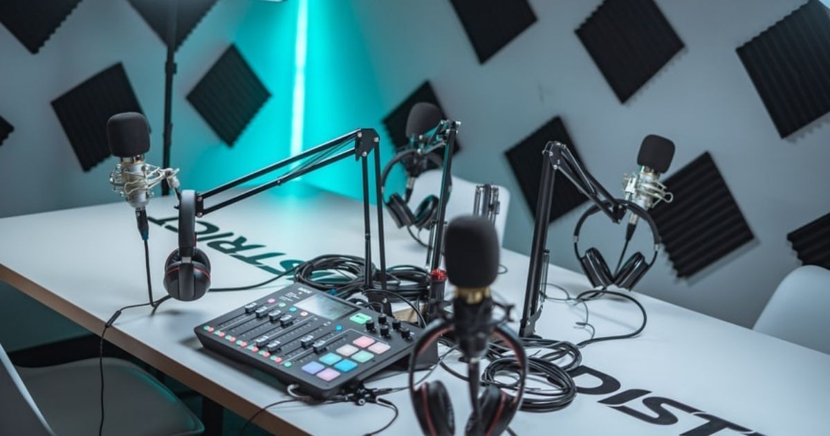 Alat dan Biaya Membuat Studio Podcast untuk Disewakan | Doran Gadget
