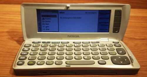 Nokia 9210 Communicator: HP Sultan di Serial Gadis Kretek!