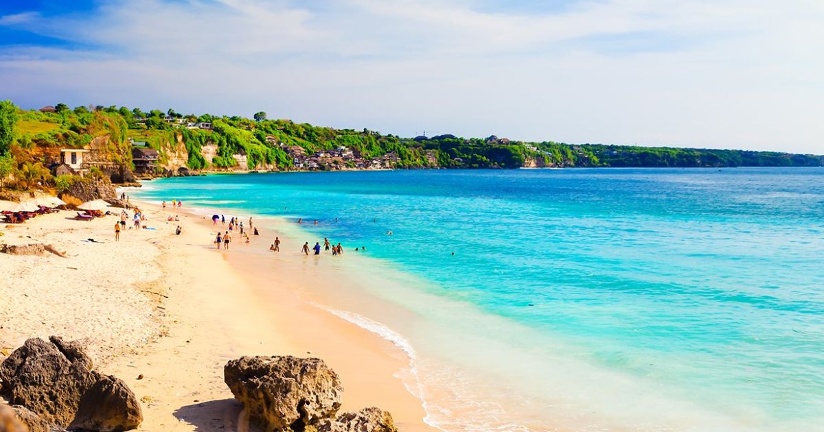 10+ Rekomendasi Tempat Surfing di Bali Terbaik 2025