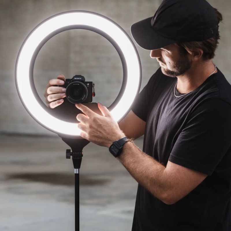 10 Rekomendasi Ring Light Terbaik 2025